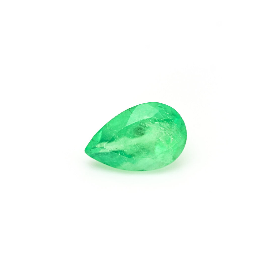 【宝石】 ・エメラルド 約5.7×8mm 【お届けにつきまして】 即日発送可能品となります。 15時までにご注文いただき、決済審査・ご入金等が当店で確認できた場合は、当日発送をさせていただきます。 梱包は封筒となりまして、メール便にてポスト...