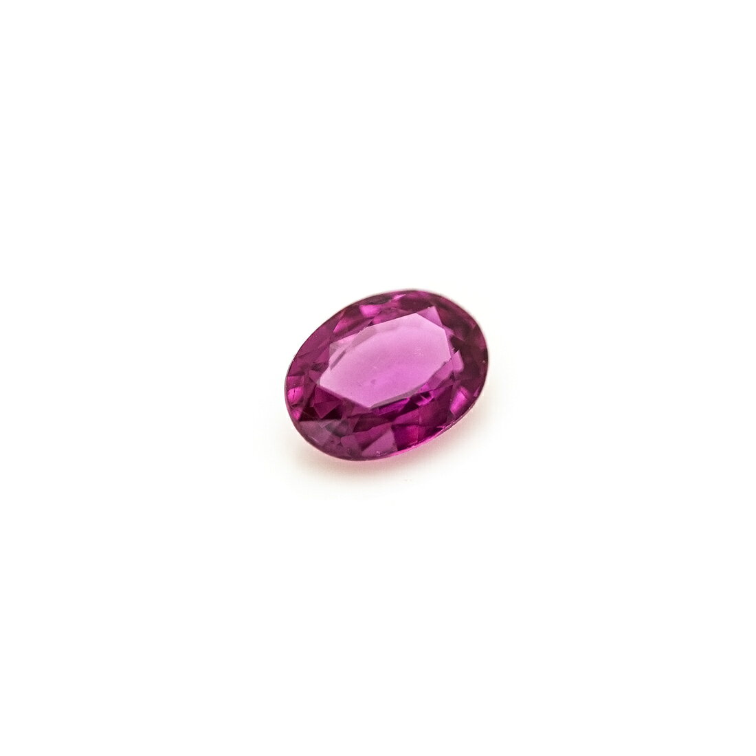 【宝石】 ・ルビー 約3.6×4.8mm 【お届けにつきまして】 即日発送可能品となります。 15時までにご注文いただき、決済審査・ご入金等が当店で確認できた場合は、当日発送をさせていただきます。 梱包は封筒となりまして、メール便にてポスト...
