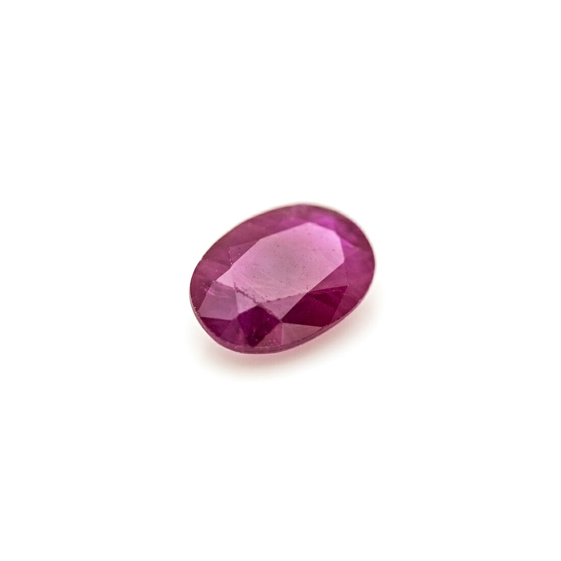 【宝石】 ・ルビー 約4.8×6.6mm 【お届けにつきまして】 即日発送可能品となります。 15時までにご注文いただき、決済審査・ご入金等が当店で確認できた場合は、当日発送をさせていただきます。 梱包は封筒となりまして、メール便にてポスト...