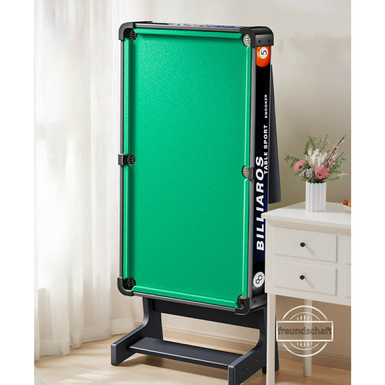 商品名：146CM 折りたたみ式スヌーカービリヤード台サイズ：約130×67×69cm特徴：折りたたみ可能で、簡単に収納でき、省スペース全素材をアップグレードし、重量と厚みを増加、安定性と耐久性向上丸角設計で安全性アップ付属品：ビリヤード台...