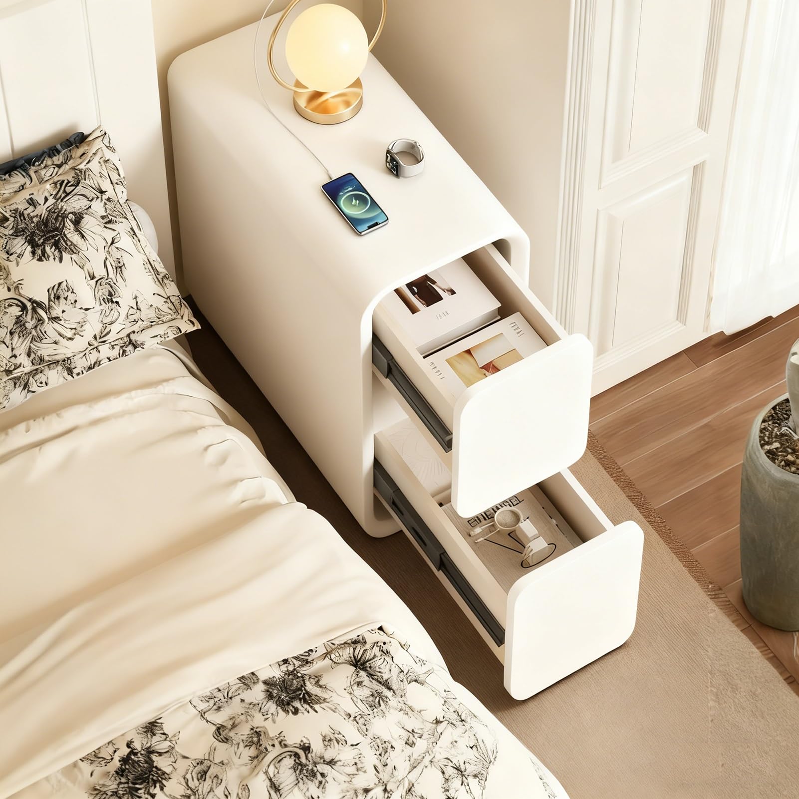 最小幅40cmの奇跡的な省スペース設計都市のコンパクトな住居や、すっきりとレイアウトしたい寝室に最適。最小幅40cmのスリムボディは、従来のサイドテーブルが置けなかった狭い隙間にもすんなりとフィット。圧迫感を感じさせず、空間を広く見せながら...