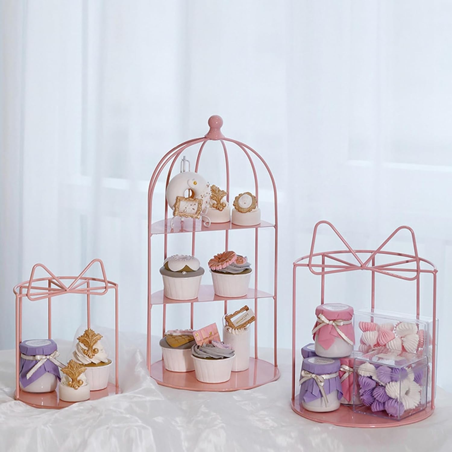 - 3段設計でスペースを節約し、カウンターと引き出しのスペースを解放します。果物、野菜、パン、ドライフルーツ、デザートの保管、展示に最適です。- ステンレス製で高級感があり、北欧風のデザインの収納用キッチントレイなので、テーブルやカウンター...