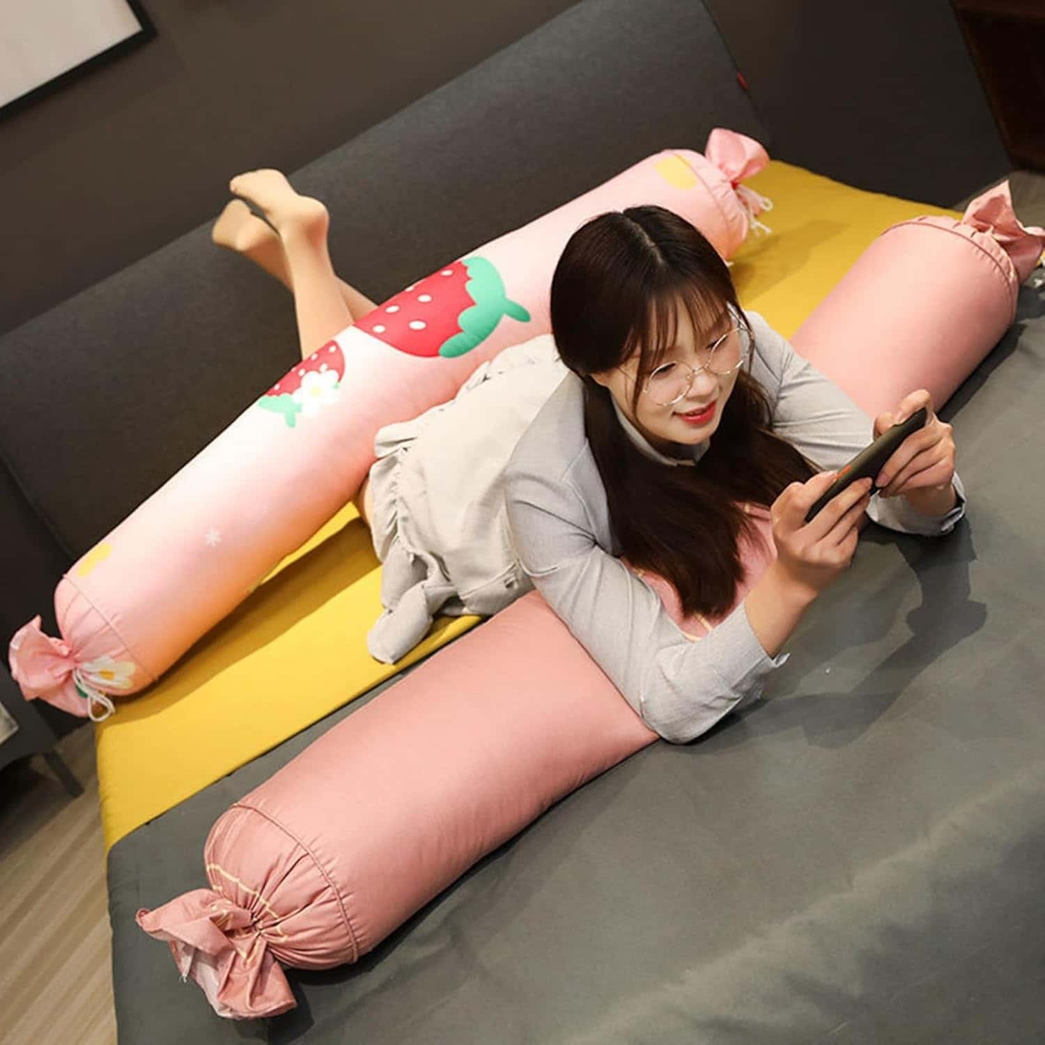 - カラー：にんじん、グレイ、グレイ2、ハート柄、パーティー、ブルー、ホワイトレット、動物柄、動物園柄、宇宙柄、熊、犬、猫、車- サイズ：68cm、150cm、180cm- シンプルなロングタイプの抱き枕で、もちもちふわふわのクッション。癒...