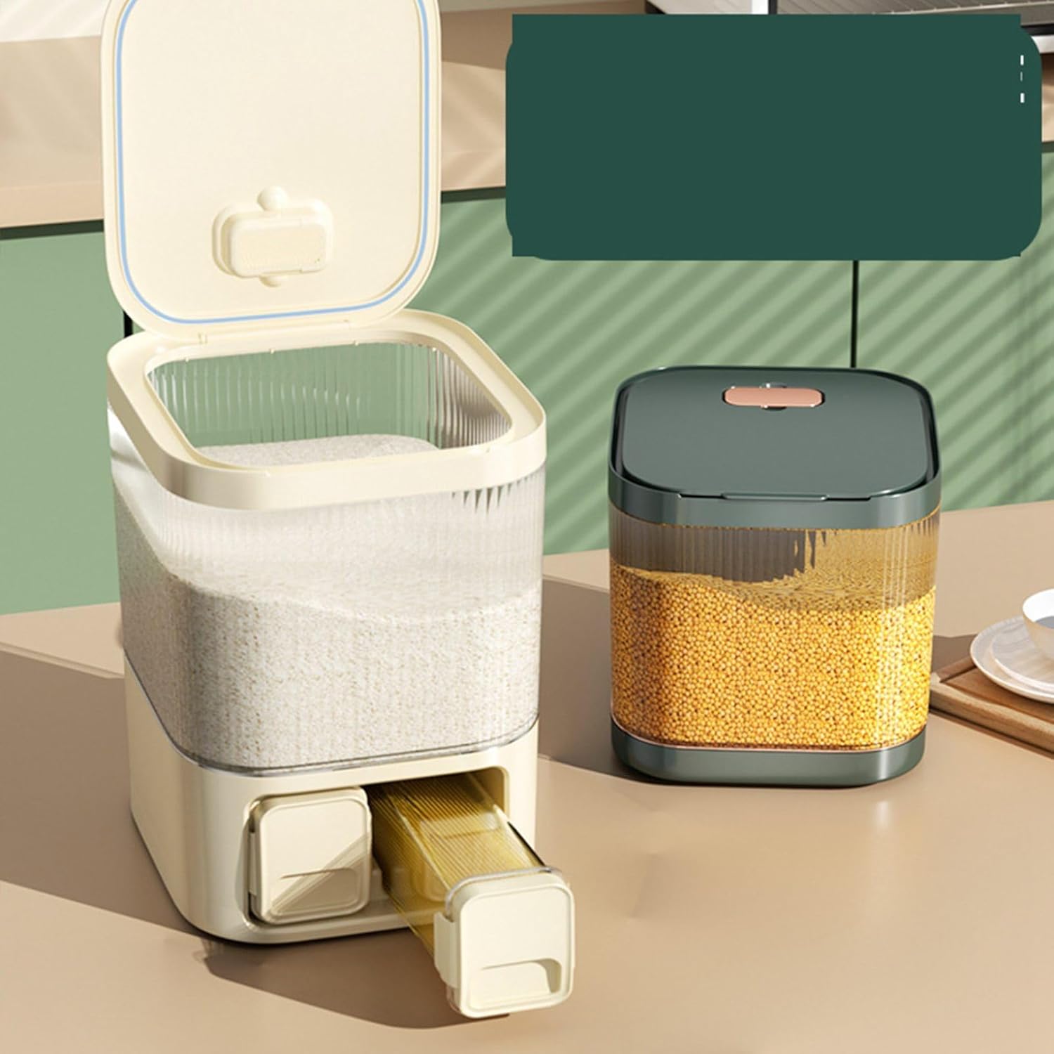 - 食品レベルのPP材質を使用、匂いなし、ペットの安全。防湿、防塵、防虫性があり、ペットフードを毎日ドライで健康的にします。- 空気との接触を減らし、本体とふたの隙間をなくし、防湿シールリング付き、密閉式の箱を採用。しっかり密閉。- 優れな...