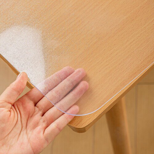 Yili Maizi 透明 テーブルクロス PVC テーブルマット 80*135cm 無臭 縮みなし 長方形 PVC製 デスクマット エンボス加工 厚さ2mm 防水 汚れ防止 撥水加工 矩形 テーブルカバー はカスタマイズ可能です テーブル...