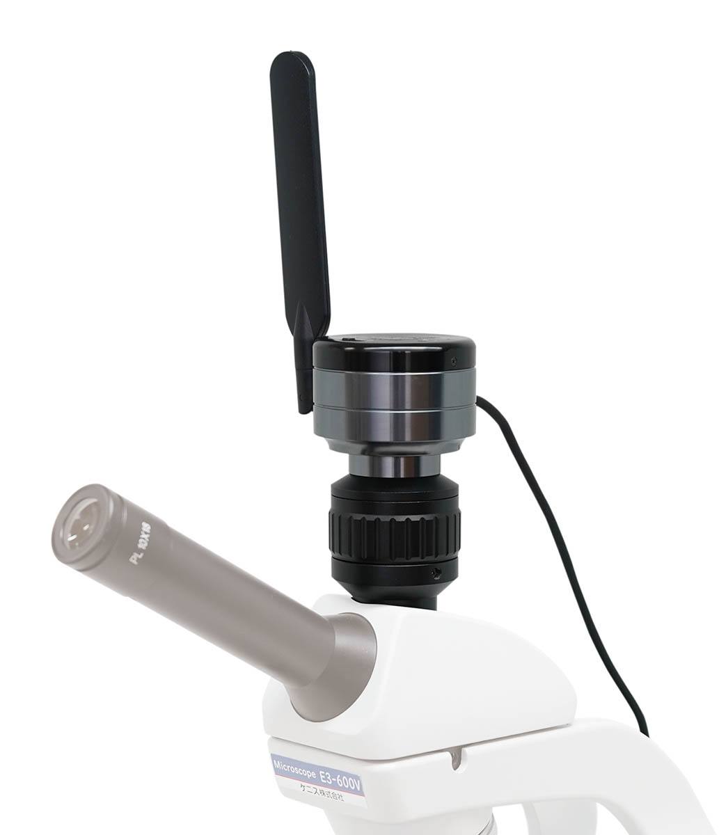 ●顕微鏡に接続し、観察画像をパソコンやタブレットにリアルタイムで映し出せる顕微鏡カメラです。 ●複数台のタブレット・パソコンに観察画像を無線出力できます（10台以下推奨）。 ●USBケーブルでの有線接続にも対応。無線接続の機能を搭載していな...