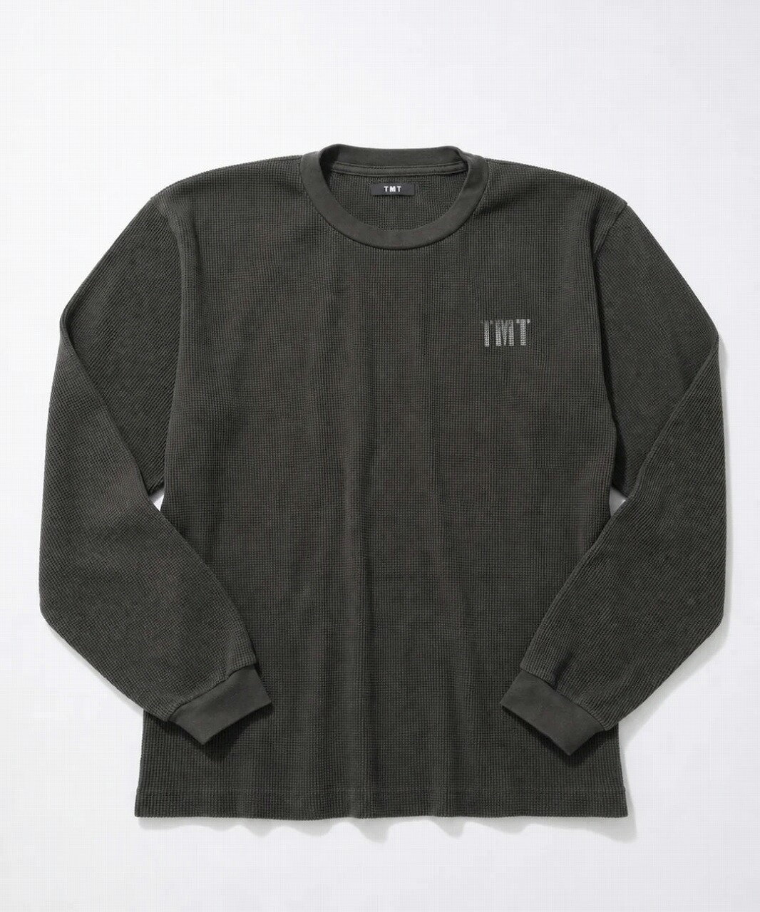 WAFFELE LONG SLEEVE 独自開発の10ozのドライな生地をオリジナルで作成し、少しルーズに着れるシルエットにしました。 肌はなれがよく、しっかりした生地感ながら非常に着心地の良い仕上がりです。 【注意事項】 本製品は、製品染...