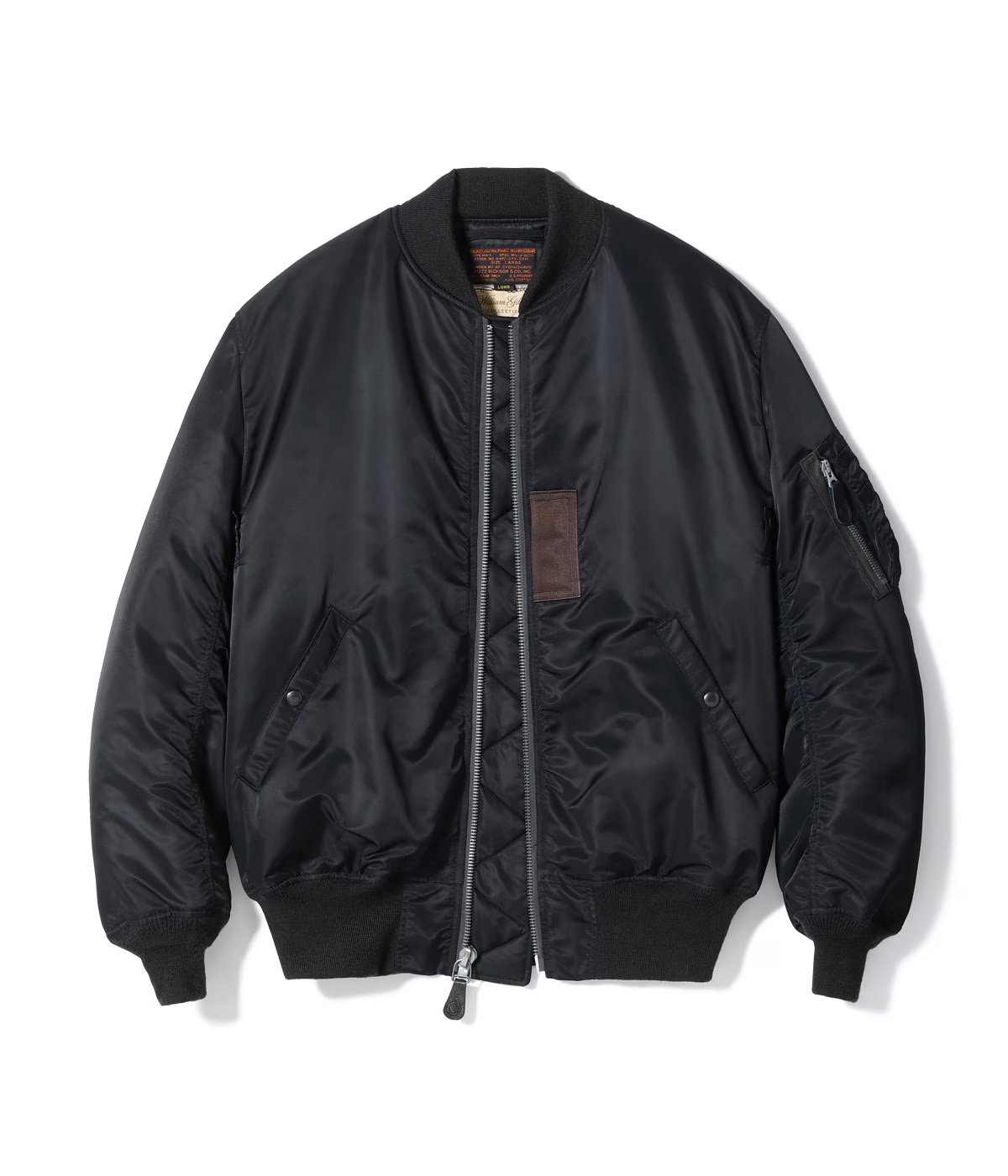 AL-1 フライトジャケットについて 米海軍で1940年代後半から採用された冬季用フライトジャケットのAL-1。 フロントの切り込みポケットにリブが内蔵された仕様は、他のジャケットでは見られない大きな特徴である。 身頃のライニングには高い保...