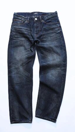 12oz SOFT DENIM 5P STRAIGHT／INDIGO 大人が毎日履けるデニムをコンセプトに過度なダメージ・リペアは控え、リアルなヴィンテージ感を追求しました。 独自開発した通常のデニムよりも甘く織られてた生地を使用。 非常に...