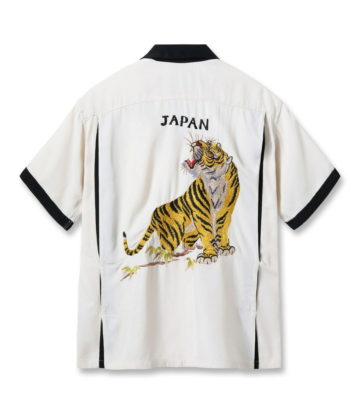 【商品名】 Lot No. TT39508 / SUKA SHIRT “ROARING TIGER” TAILOR TOYO（テーラー東洋） 【商品説明】 1950年代にスカジャンに描かれていた図案を、ボウリングシャツ型に落とし込んだ一着。...