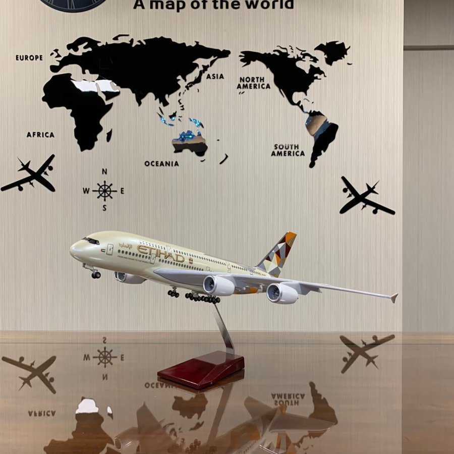 エディハドA380 模型飛行機 LEDライト ギア付き コレクション マニア 航空マニア USB 航空機 飛行機模型 照明 電気スタンド バッテリー内蔵 エティハドA380 模型 飛行機 LED ライト プレゼント エティハドA380模型飛...