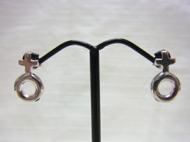 商品詳細 素材 SILVER925 サイズ 全長17mm×全幅10mm 備考 表示はワンペアーの価格です。シルバー プラスクロス ジョイント ドーナッツ ピアス SILVER925 ♪♪♪ドーナツと十字架の融合♪♪♪∞∞∞∞∞∞∞SILVE...