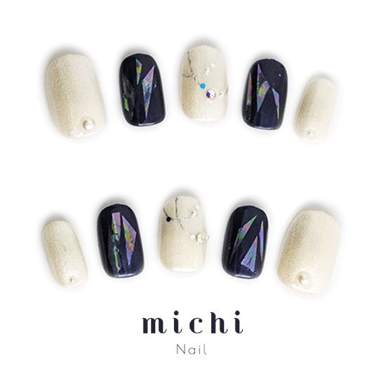 [商品説明]ネイビーの冬ネイルで大人っぽくシンプルに仕上げました。