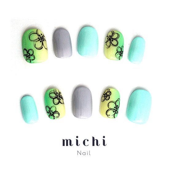 [商品説明]2色のミントグリーンの縦グラデーションにインパクトのあるお花が合わさった爽やかなネイルです。花柄のネイルはピンク系が王道ですがピンクは可愛すぎて手を出しづらい、そんな方はぜひ挑戦してみてはいかがでしょうか？春だけじゃなく夏にも合...