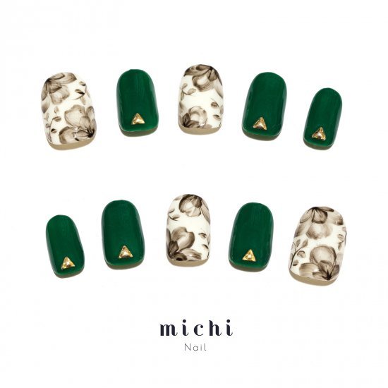[商品説明]クラシカルな雰囲気のお花が主役の上品ネイルです。落ち着いたグリーンとトライアングルスタッズで、更におしゃれに♪通常発送はこちら→通常発送＊ノスタルジックなクラシカルフラワーネイル