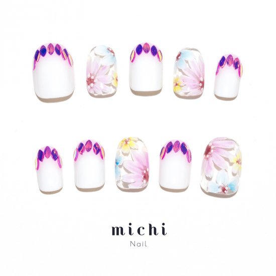 [商品説明]可愛く仕上げました。ホワイトに輝くリーフホロが夏っぽさを演出しています。