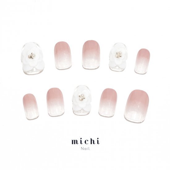 [商品説明]ブラウンベージュのグラデーションにクラッシュシェルをちりばめたウエディングやイベントにおすすめのネイルです。