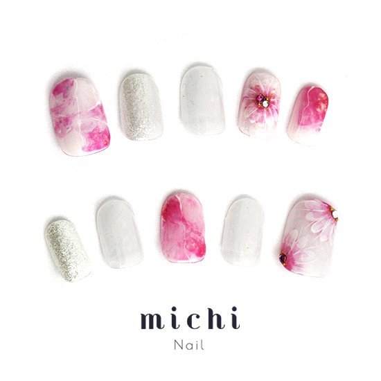 [商品説明]春らしい白とピンクを基調としたデザイン。どんなお洋服にもピッタリ合う透け感の出たフラワーがアクセントになった男性にウケも良いデザイン。