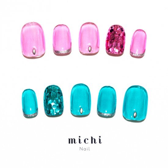 [商品説明]流行りのクリアネイル。ドロップみたいにジューシーです。可愛すぎないようにシルバーを使いシンプルに仕上げました。