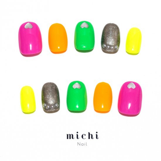 [商品説明]原色系カラーにシルバーをアクセントにしパールをちりばめました。夏のイベントにピッタリ目立つ事まちがいないですよ。