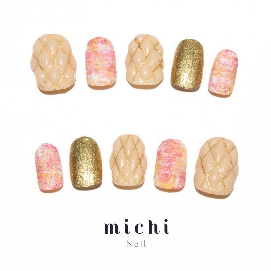 [商品説明]キルティングもツイードも立体感を出し、落ち着いた色味でも技アリなネイルにしました。