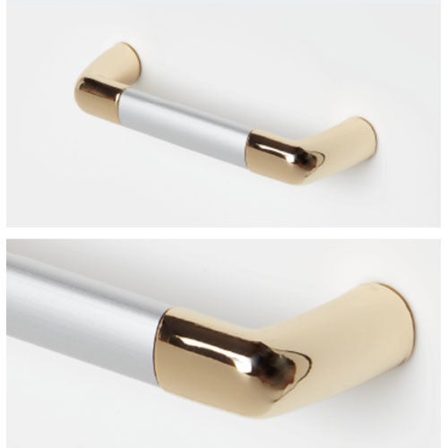 金属製の取手です。取付用のネジが付属しています。