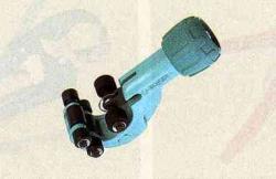 【品名】スーパーツール　フレキ管カッター 8mm-25mm年式やメーカー違いなどで予告なしに写真と変わる場合があります。色やメーカーを指定される場合は事前にご連絡ください。