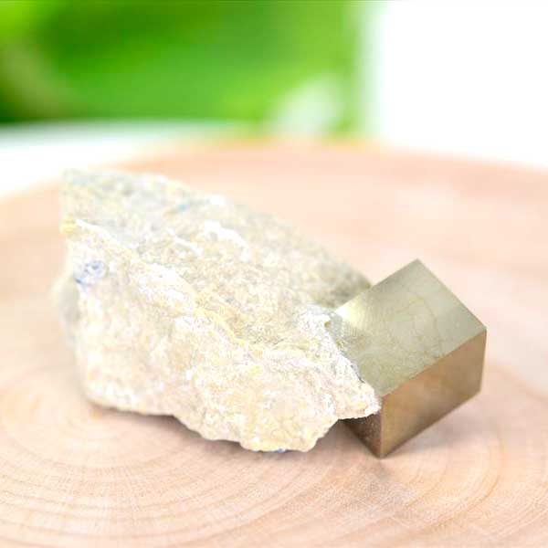 商品詳細 ※必ずお読みください 石の名前商品名 スペイン・ナバフン・ヴィクトリア鉱山産 キュービックパイライト 母岩付き 結晶・原石 天然石の意味商品の特性等 邪気払い 魔除け・厄除け 開運・招福 金運・ビジネス運 スペインの北東に位置する...