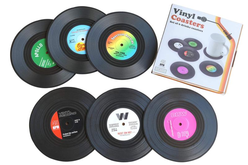 滑らない 耐熱 コースター 6枚 セット レコード vinyl マット ドリンク シリコン 製 おしゃれ かわいい 父の日 誕生日 プレゼントシリコン製のレコードタイプのコースター6個セットです。滑らないシリコン製で、耐熱だから熱いコーヒー...