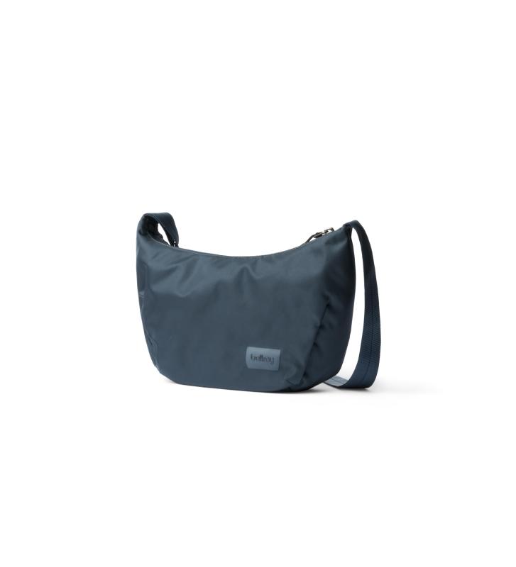 [Bellroy] Laneway Crescent Bag 容量2.5L 普段使いに最適なミニショルダーバッグ 内ポケット＆外ポケット 調節可能なストラップ 驚きの収納力快適な持ち運びを叶える調節可能なウェビングストラップ、体に沿うカーブ...