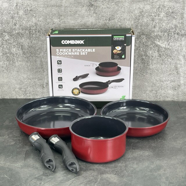 フライパン 5点セット 【未使用品】COMBEKK コンベック ワインレッド セラミック IH調理器対応 取っ手の取れるフライパン / 513802&nbsp; 商品詳細 付属品: 全て揃っています。 こちら在庫がある物となります。状態ラン...