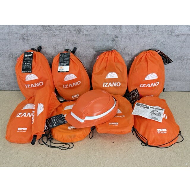 未使用品 DICプラスチック AA13型 HA4-K13式 IZANO 防災用ヘルメット 9点セット 収納 ハーフサイズ オレンジ ABS樹脂 / 517503 商品詳細 サイズ 55.5-62cm 重量: 約0.435kg ※素人寸法です...