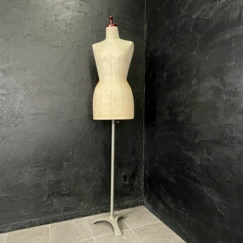 商品詳細 サイズ(幅/奥行き/高さ): 約 34/30/137-168.5 cm ※肩幅34 胸囲87 腹囲65 ヒップ92 ※素人寸法です。若干の誤差はご了承下さい。 商品は写真にあるもので全てです。 必ず写真で確認お願い致します。他にも...