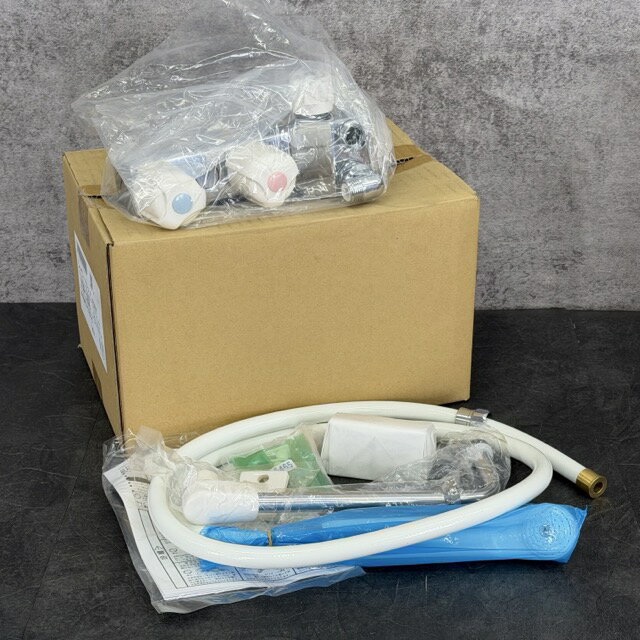 シャワーセット 【未使用】ハウステック VSM-22DL KVK KF207HI 台付2ハンドル 13 住宅設備 / 514369 在★3 商品詳細 型番: VSM-22DL こちらの商品は在庫がございます。箱の状態やシリアル番号等画像と異...