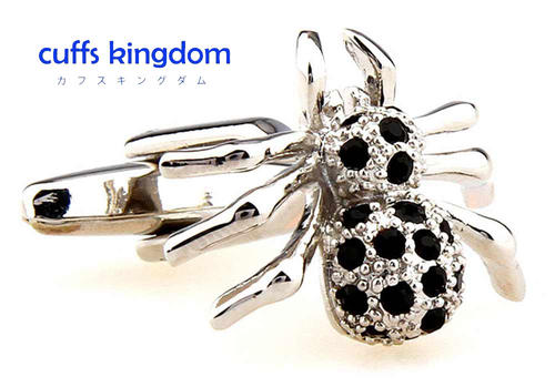 商品材質：銅（装身具真鍮＋電気メッキ） 商品サイズ：22x18mm 重量：約15g 高品質で、長く使って頂けるお品です。また、発送時に一つ一つ検品を行っております。カフスキングダムは リーズナブルな品からオリジナルの品まで幅広いカフスボタン...