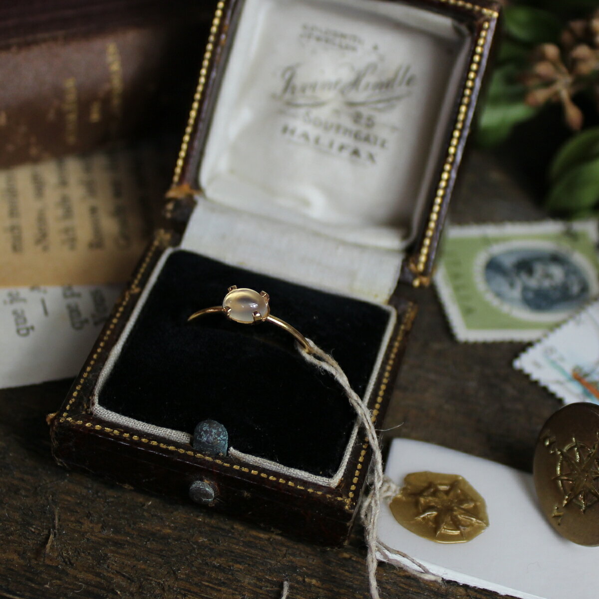 商品情報素材石のサイズ6mm✕4mm使用素材：14K Gold Filled、ムーンストーンサイズ9、11、13号でご用意しています。サイズ選択の項目よりお選び下さい。Cadre Rings 14KGFムーンストーン/6月誕生石 1つ1つ手...