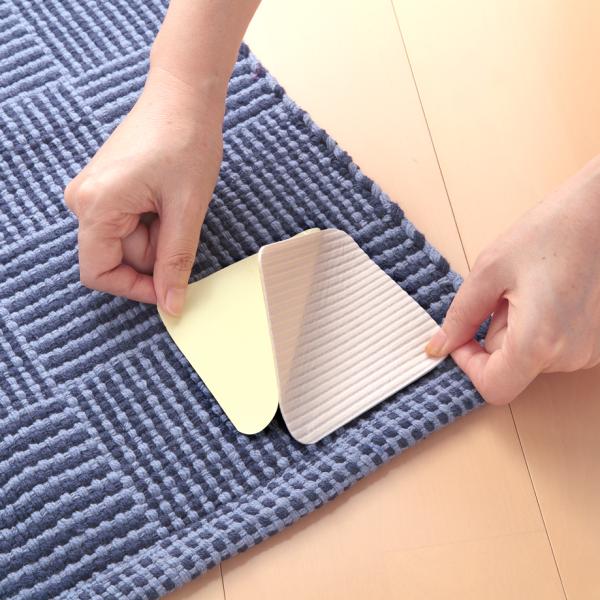 ■特長・マットの裏に貼るだけの吸着シート・取り外し簡単で、ノリ跡も残りにくい仕様■サイズ10×10cm■重量40g■素材粘着テープ：アクリル系芯材：ポリエステル吸着面：アクリル樹脂■生産国日本製