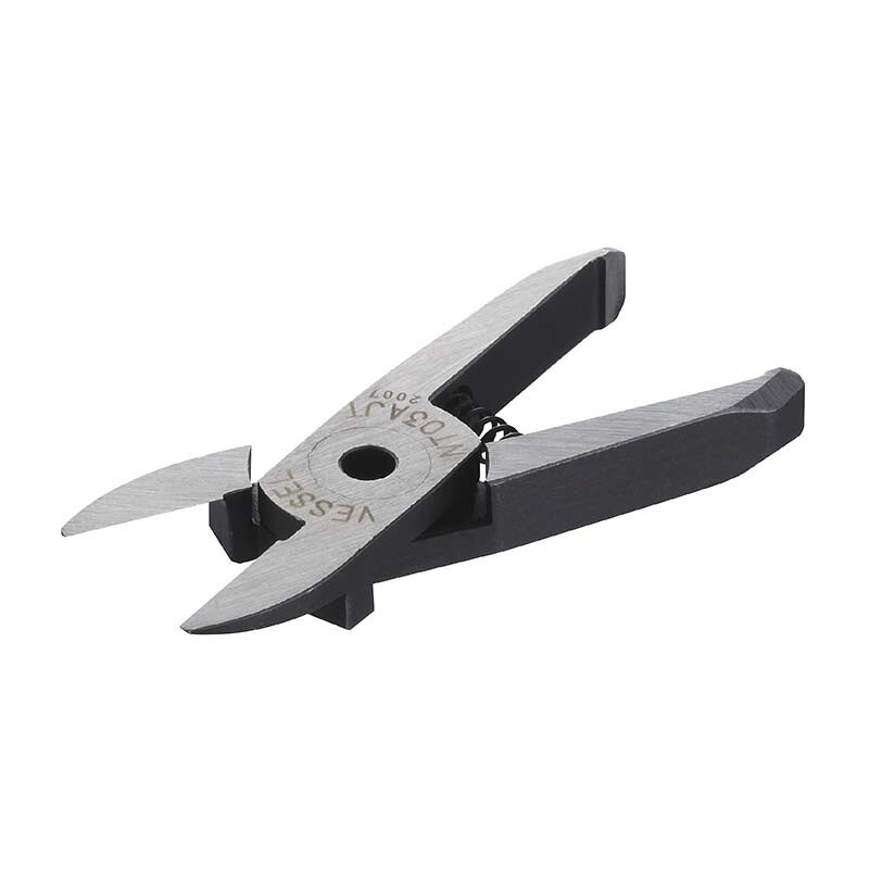 ※こちらの商品はブレードのみとなります。本体は別売となります。 刃先が薄い樹脂用のストレート刃。 切断面が残らずきれいに仕上がる。 品　番：NT03AJT サイズ：a：24mm　b：7mm　c：2.3mm　d：13mm　e：3mm　L：59...