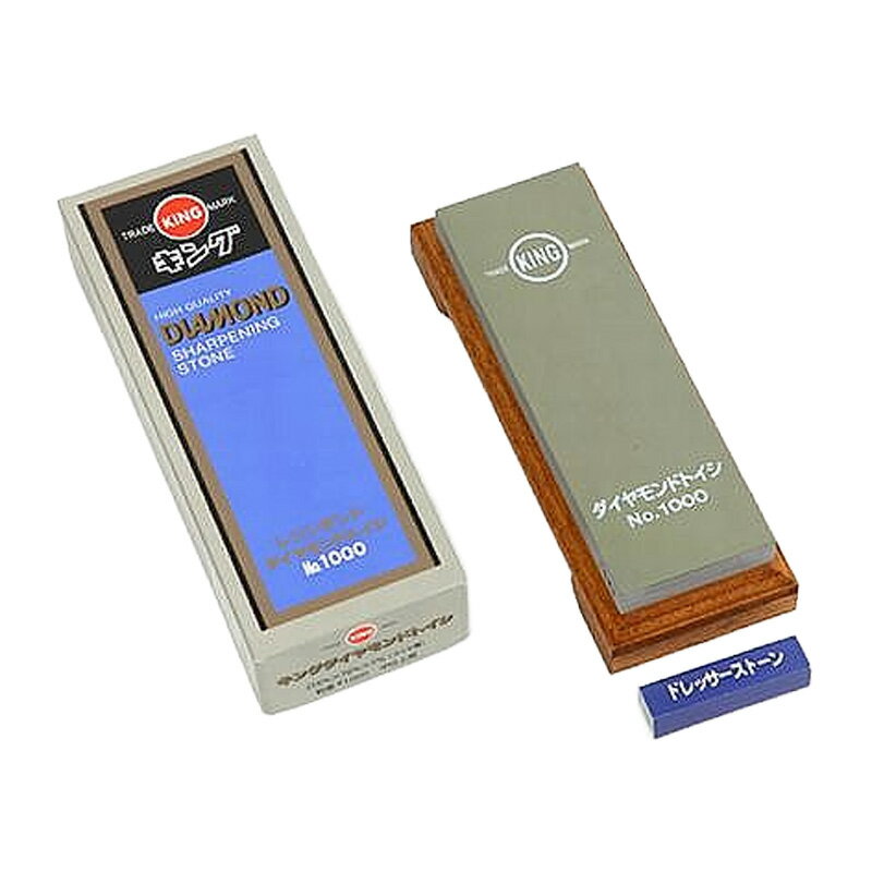 本職の味方！ 打刃物、ステンレス刃物、料理包丁、ナイフ、彫刻刀、かんな、のみ、かま、ハサミ、精密刃物、その他刃物研磨に！ 品　番：K-80 サイズ：215×70×15mm 粒　度：1000 用　途：中仕上げ用 入　数：1個 打刃物、ステンレ...