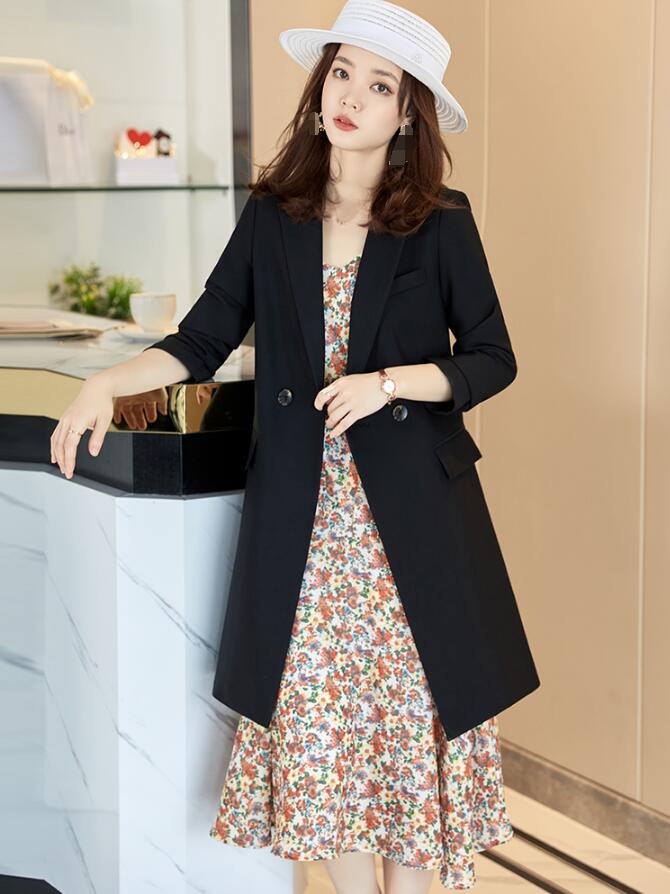 セット内容:ジャケット素材:ポリエステルなど伸縮性:なし付属品:なし透け感:なし厚さ:普通柔らかさ:普通カラー:写真通りお客様ご使用のPC環境により商品画像のカラーが多少異なる場合があります。仕入時期により多少デザインなど異なる場合がありま...