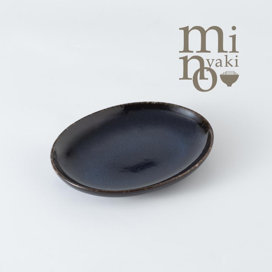 商品詳細 商品サイズ：12.0×15.0×2.0cm 素材：磁器 生産国：日本製 電子レンジ対応：〇 食洗器対応：〇 商品の特性上、焼き上がりで個体差がございます。 釉薬の濃淡、ピンホールなどは不良品ではございまん。 お届けする商品は国内検...