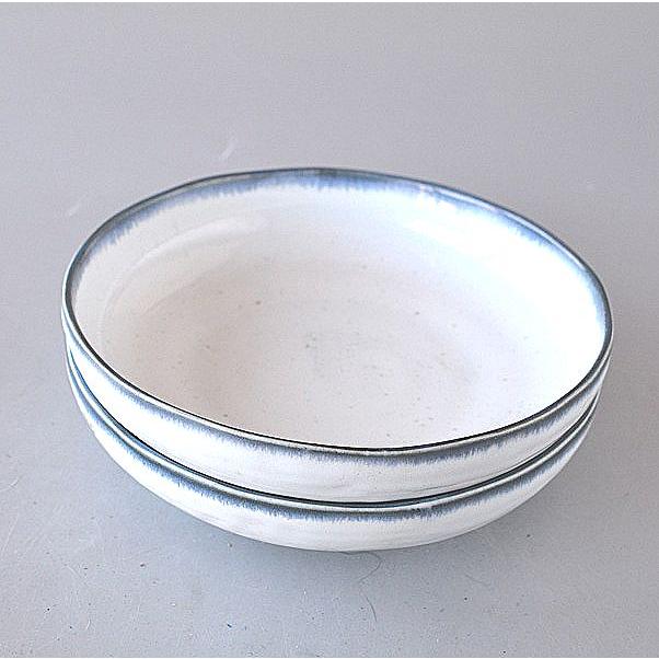 SPECIFICATION Size φ21×H5cm Volume 650g Material 陶磁器 Made in 国産 Function 電子レンジ・食洗機OK COMMENT 陶器は焼成中に収縮しますのでサイズ、重さには多少誤差が...