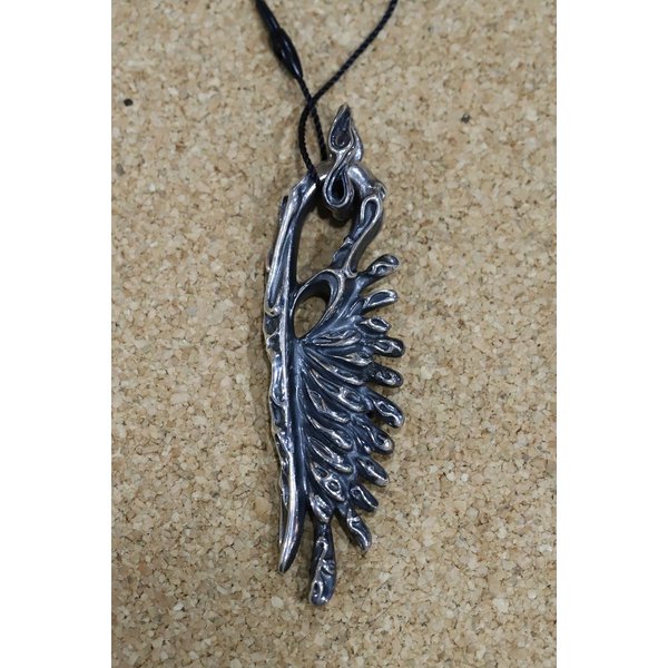 コンディションランク：B 長さ（cm）：7 幅（cm）：2.5 厚さ（cm）：1 商品お問合せ番号：3000366247800003【中古】Give Me a Wing ギブミーアウィング フレアウィングペンダントトップ 大 SLV