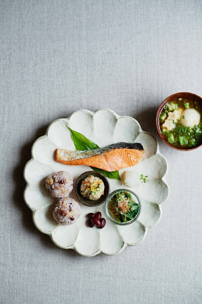 ◆◆◆非常にきれいな状態です。中古商品のため使用感等ある場合がございますが、品質には十分注意して発送いたします。 【毎日発送】 商品状態 著者名 ミチル 出版社名 宝島社 発売日 2018年9月10日 ISBN 9784800283917