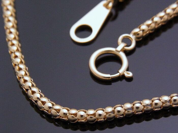 18k　イエローゴールド　ボンパ　チェーン　 2mm幅　45cm 素材 18金イエローゴールド 全長 45cm 幅 2mm その他 ・18k刻印有り ・中空仕様 丸いパイプ構造のチェーンにカットを入れた定番人気デザインネックレス カットが少...