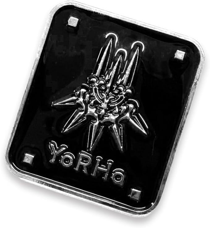 アニメ「NieR:Automata Ver1.1a」より「YoRHaメタルピンズ」が登場しました。シンプルなデザインかつ邪魔にならないサイズで、キャップ、バッグなどにさり気なくつけることができます。プラケース入りです。