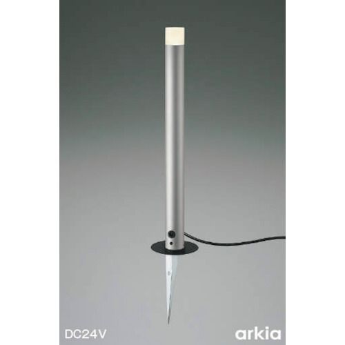 特長:●DC24Vスパイクローポールライトです。●電球色非調光式（LED一体型）です。●防雨型です。●アルミダイカストシルバーメタリック塗装です。●地面から700mm程度の高さ 用途:●住宅・店舗用照明 仕様:●明るさ(lm)：30●光源色...