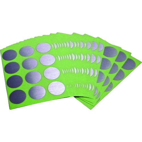 特長:●耳付きはく離紙なので剥がしやすく、作業性抜群です。●アルミ＋ポリエステルフィルムで耐摩耗性に優れ、床用洗剤にも強いアクリル系粘着剤を採用しています。●ヘアライン加工処理によりつや消し効果と金属的な質感を演出します。 用途:●店舗の陳...