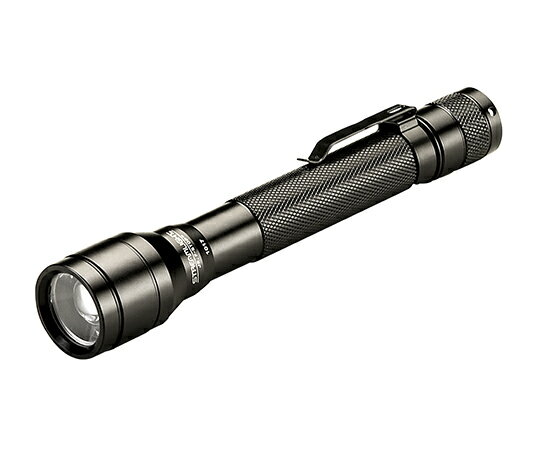 小型のペンライトながら最大250ルーメン 光学レンズの採用により散光からスポット光までズームイン アルミ合金ボディーでIPX4防滴、1m落下テストをクリア 30年以上前から販売されている「ストリームライト　ジュニア」ラインの最新モデル。 僅...