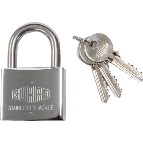 特長:●錆に強いステンレス製シャックルです。●本体、シリンダープラグの外観はクロームメッキを施し、内部部品はステンレス製スプリング、ニッケルメッキ付ピン等を採して防錆効果を向上させています。●本体にキーナンバー刻印がないので安心です。(鍵に...